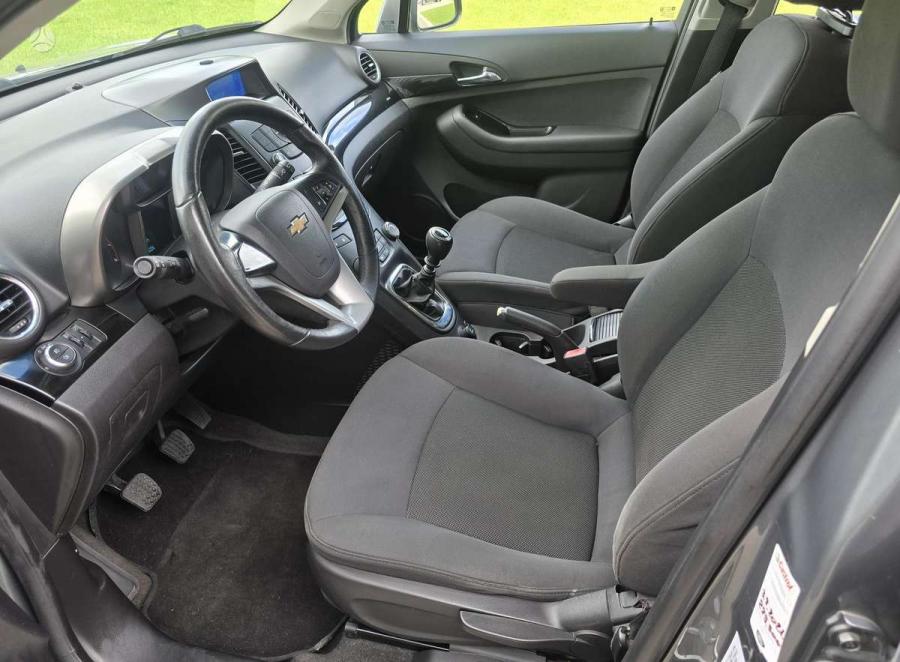 Pelēks Chevrolet Orlando 2012 Panevēža, ar dzinēja tilpumu 1.80 L un nobraukumu 318 tūkst. km par 3499 €, foto 17 vietnē AUTOMOTO.COM.LV