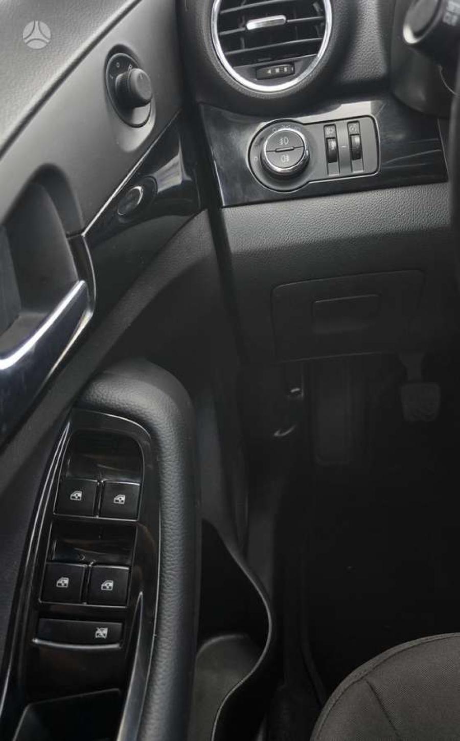 Pelēks Chevrolet Orlando 2012 Panevēža, ar dzinēja tilpumu 1.80 L un nobraukumu 318 tūkst. km par 3499 €, foto 23 vietnē AUTOMOTO.COM.LV