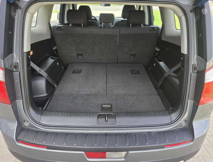 Pelēks Chevrolet Orlando 2012 Panevēža, ar dzinēja tilpumu 1.80 L un nobraukumu 318 tūkst. km par 3499 €, foto 25 vietnē AUTOMOTO.COM.LV