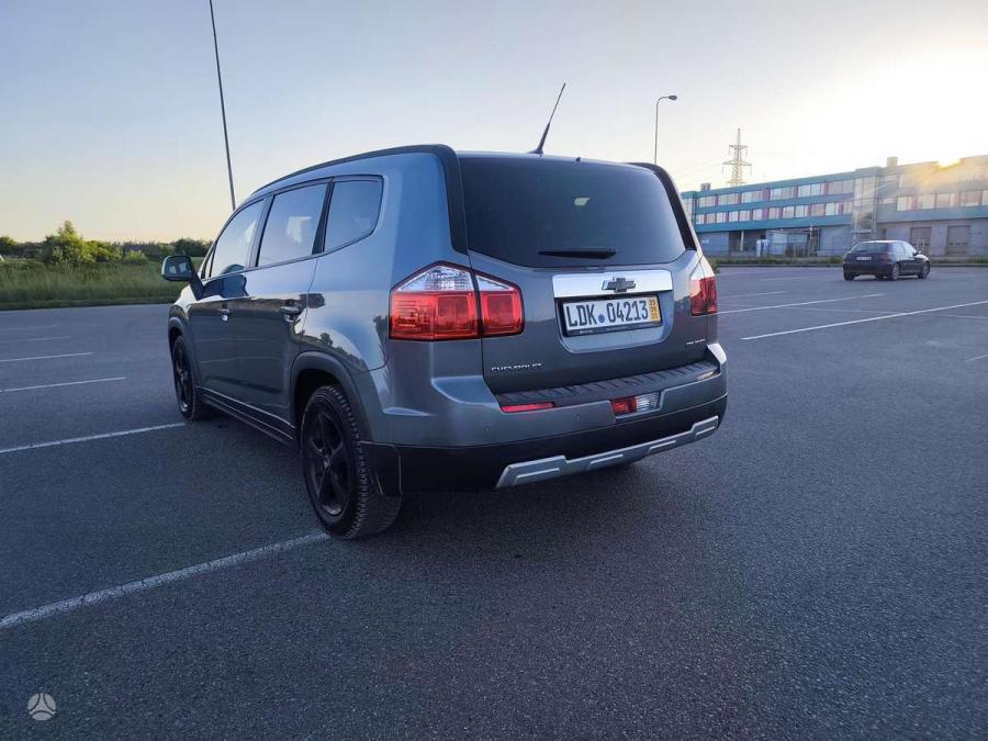Grey Chevrolet Orlando 2013 in Vilnius, with an engine capacity of 2.00 L and mileage of 202 thousand km for 4450 €, photo 7 on AUTOMOTO.COM.LV