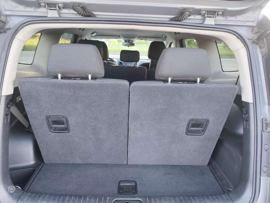 Grey Chevrolet Orlando 2013 in Vilnius, with an engine capacity of 2.00 L and mileage of 202 thousand km for 4450 €, photo 9 on AUTOMOTO.COM.LV