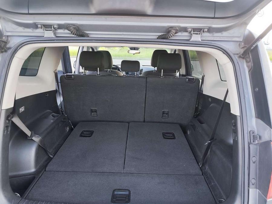 Grey Chevrolet Orlando 2013 in Vilnius, with an engine capacity of 2.00 L and mileage of 202 thousand km for 4450 €, photo 11 on AUTOMOTO.COM.LV