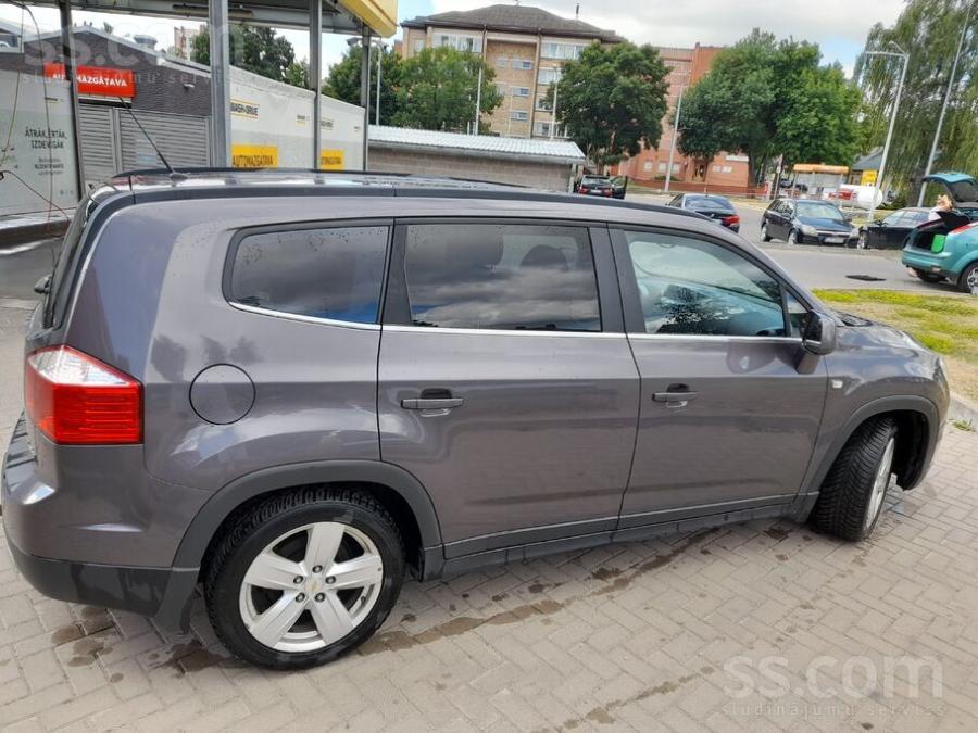 Grey Chevrolet Orlando 2011 in Aizkraukle, with an engine capacity of 1.80 L and mileage of 100 thousand km for 4750 €, photo 3 on AUTOMOTO.COM.LV
