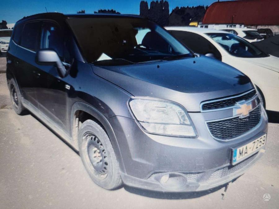 Grey Chevrolet Orlando 2011 in Siauliai, with an engine capacity of 2.00 L and mileage of 176 thousand km for 1450 €, photo 4 on AUTOMOTO.COM.LV