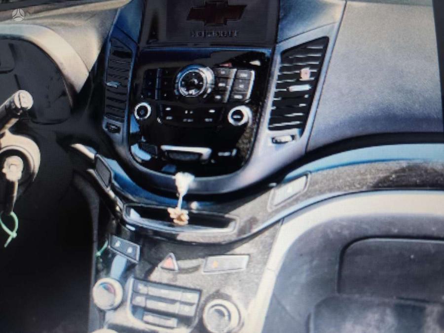 Grey Chevrolet Orlando 2011 in Siauliai, with an engine capacity of 2.00 L and mileage of 176 thousand km for 1450 €, photo 15 on AUTOMOTO.COM.LV