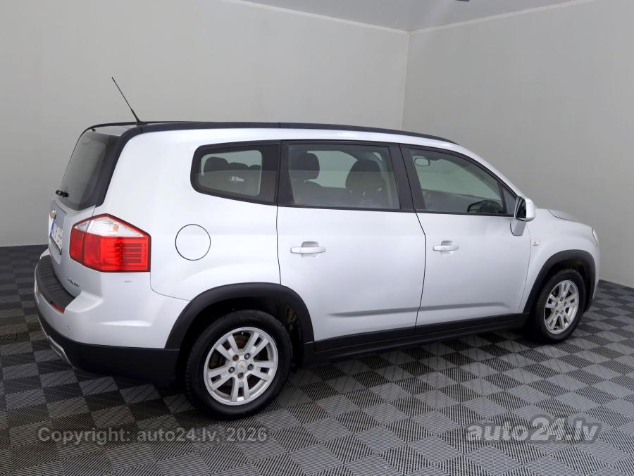 Grey Chevrolet Orlando 2012 in Tallinn, with an engine capacity of 1.80 L and mileage of 261 thousand km for 1999 €, photo 4 on AUTOMOTO.COM.LV