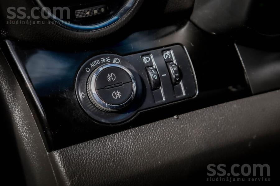 Chevrolet Orlando 2011 in Riga, with an engine capacity of 2.00 L and mileage of 375 thousand km for 3990 €, photo 14 on AUTOMOTO.COM.LV