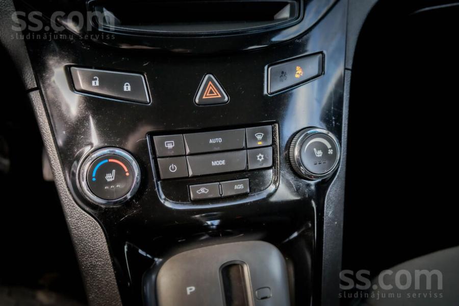 Chevrolet Orlando 2011 in Riga, with an engine capacity of 2.00 L and mileage of 375 thousand km for 3990 €, photo 16 on AUTOMOTO.COM.LV