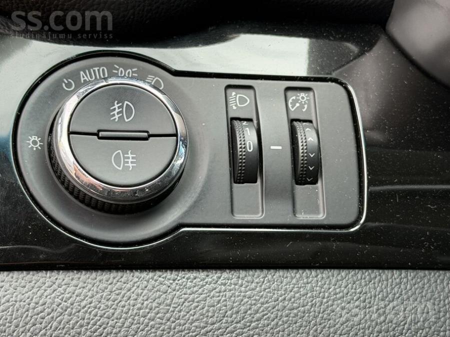 Chevrolet Orlando 2011 Rīga, ar dzinēja tilpumu 2.00 L un nobraukumu 256 tūkst. km par 3350 €, foto 12 vietnē AUTOMOTO.COM.LV
