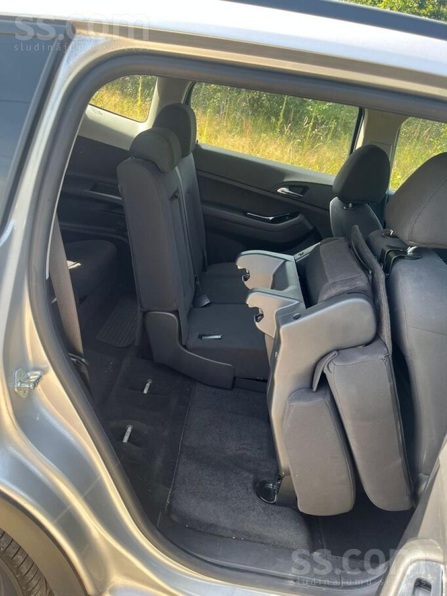 Chevrolet Orlando 2012 Rīga, ar dzinēja tilpumu 2.00 L un nobraukumu 253 tūkst. km par 4200 €, foto 8 vietnē AUTOMOTO.COM.LV
