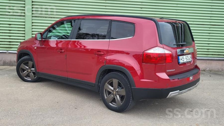 Red Chevrolet Orlando 2011 in Riga, with an engine capacity of 2.00 L and mileage of 250 thousand km for 3990 €, photo 5 on AUTOMOTO.COM.LV