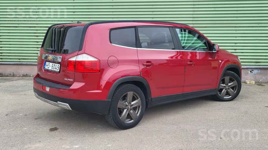 Red Chevrolet Orlando 2011 in Riga, with an engine capacity of 2.00 L and mileage of 250 thousand km for 3990 €, photo 6 on AUTOMOTO.COM.LV