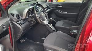 Red Chevrolet Orlando 2011 in Riga, with an engine capacity of 2.00 L and mileage of 250 thousand km for 3990 €, photo 10 on AUTOMOTO.COM.LV