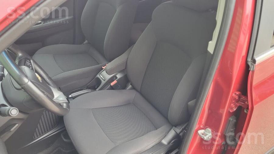 Red Chevrolet Orlando 2011 in Riga, with an engine capacity of 2.00 L and mileage of 250 thousand km for 3990 €, photo 11 on AUTOMOTO.COM.LV