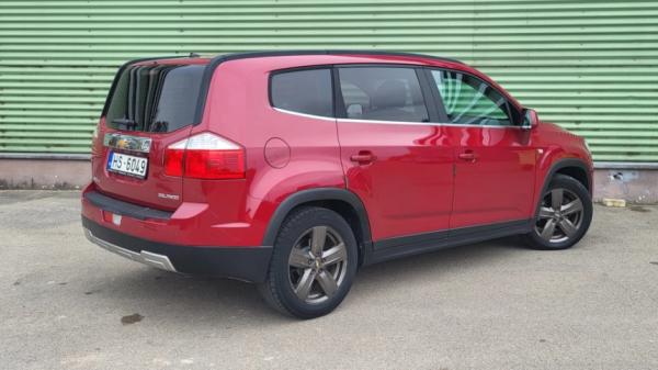 Red Chevrolet Orlando 2011 in Riga, with an engine capacity of 2.00 L and mileage of 250 thousand km for 3990 €, photo 2 on AUTOMOTO.COM.LV