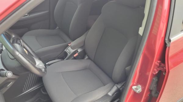 Red Chevrolet Orlando 2011 in Riga, with an engine capacity of 2.00 L and mileage of 250 thousand km for 3990 €, photo 10 on AUTOMOTO.COM.LV