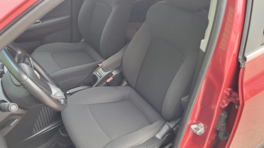 Sarkans Chevrolet Orlando 2011 Rīga, ar dzinēja tilpumu 2.00 L un nobraukumu 250 tūkst. km par 3990 €, foto 11 vietnē AUTOMOTO.COM.LV
