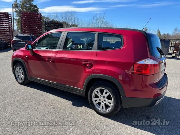Red Chevrolet Orlando 2012 in Tallinn, with an engine capacity of 1.80 L and mileage of 131 thousand km for 5990 €, photo 4 on AUTOMOTO.COM.LV