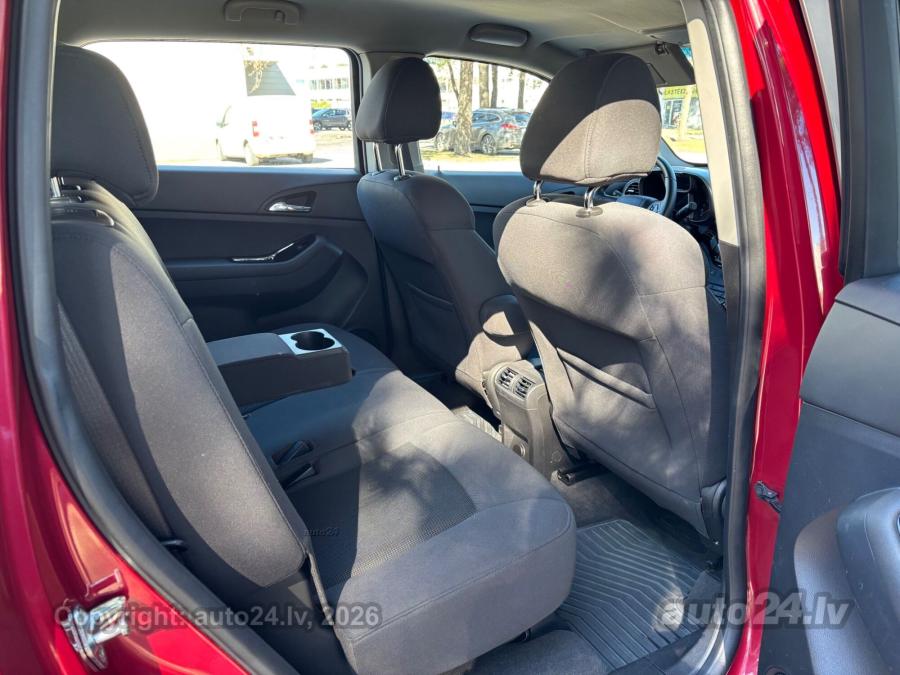 Red Chevrolet Orlando 2012 in Tallinn, with an engine capacity of 1.80 L and mileage of 131 thousand km for 5990 €, photo 14 on AUTOMOTO.COM.LV