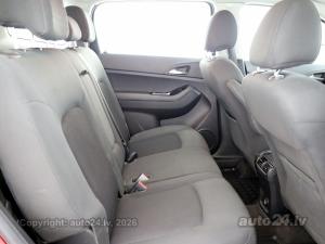 Red Chevrolet Orlando 2012 in Tallinn, with an engine capacity of 1.80 L and mileage of 131 thousand km for 2799 €, photo 8 on AUTOMOTO.COM.LV