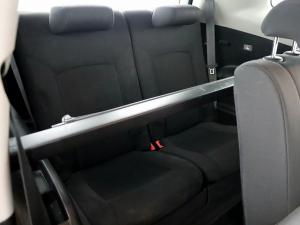 Sarkans Chevrolet Orlando 2012 Tallina, ar dzinēja tilpumu 1.80 L un nobraukumu 131 tūkst. km par 2799 €, foto 17 vietnē AUTOMOTO.COM.LV