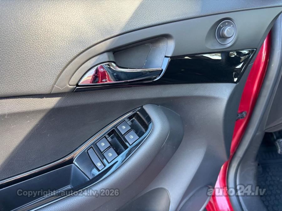 Red Chevrolet Orlando 2012 in Tallinn, with an engine capacity of 1.80 L and mileage of 132 thousand km for 5990 €, photo 17 on AUTOMOTO.COM.LV