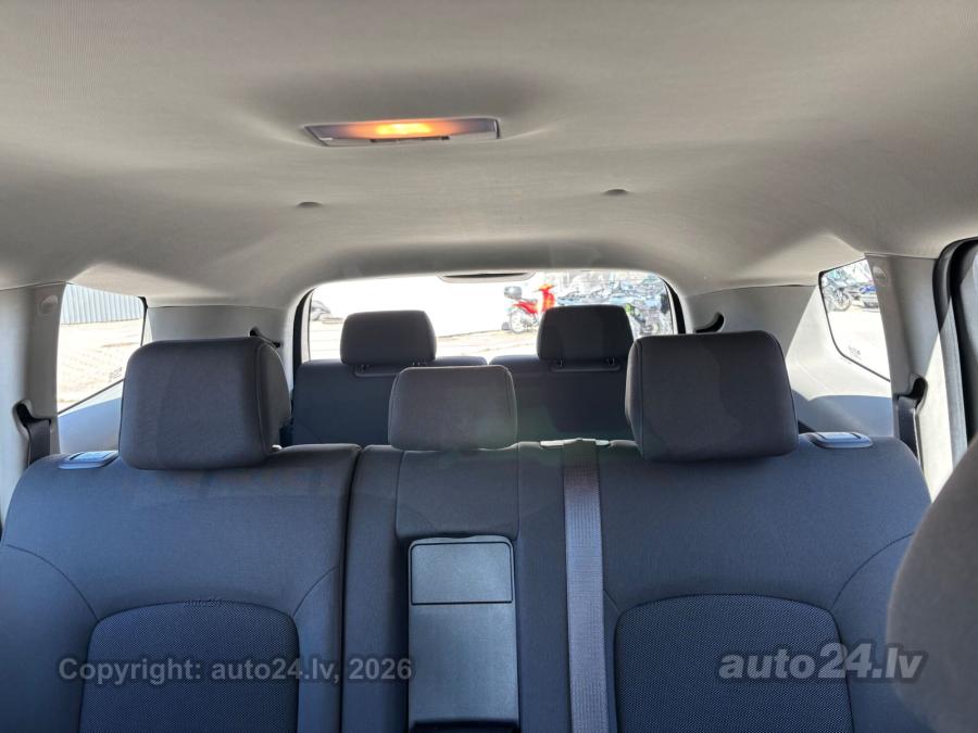Red Chevrolet Orlando 2012 in Tallinn, with an engine capacity of 1.80 L and mileage of 132 thousand km for 5990 €, photo 22 on AUTOMOTO.COM.LV
