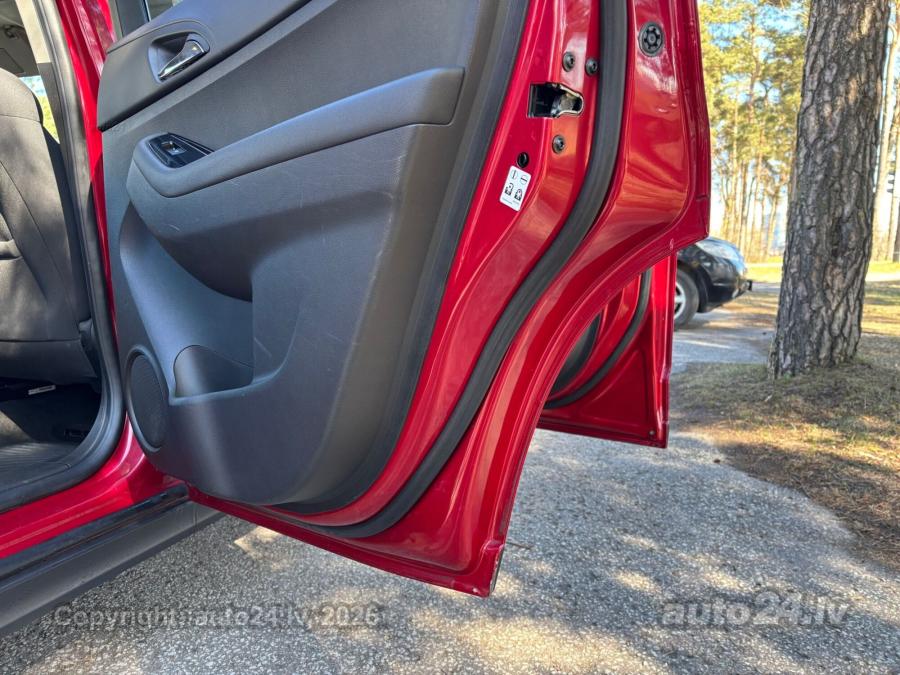 Red Chevrolet Orlando 2012 in Tallinn, with an engine capacity of 1.80 L and mileage of 132 thousand km for 5990 €, photo 24 on AUTOMOTO.COM.LV