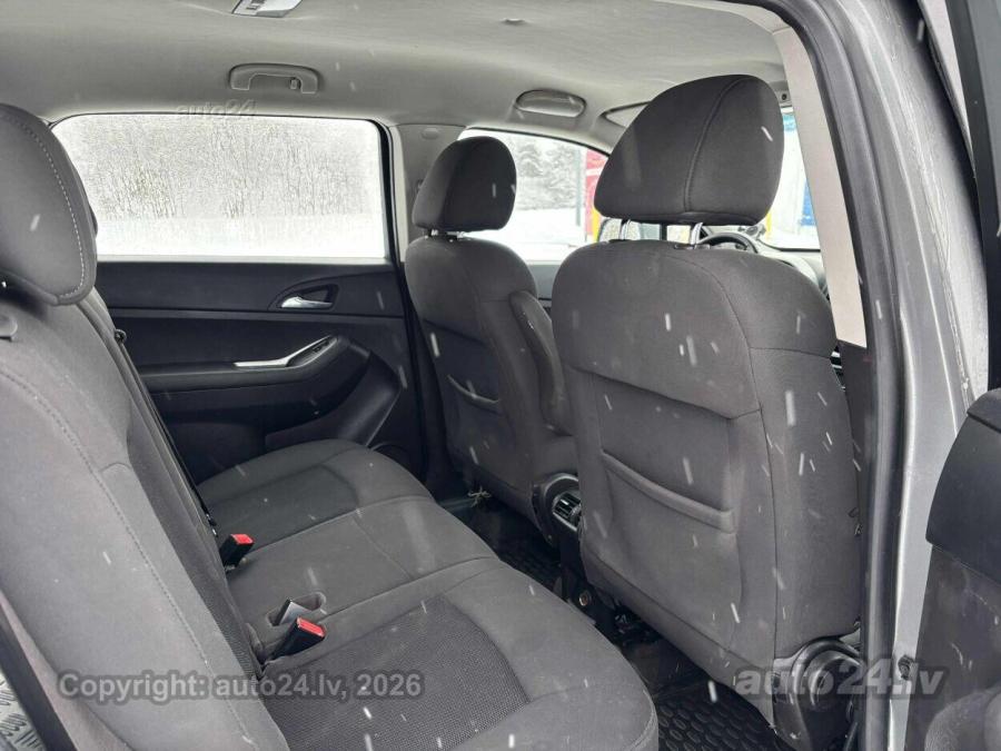 Chevrolet Orlando 2011 in Narva, with an engine capacity of 1.80 L and mileage of 350 thousand km for 2200 €, photo 6 on AUTOMOTO.COM.LV