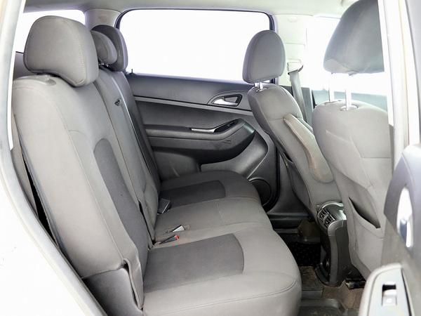 Chevrolet Orlando 2011 Tallina, ar dzinēja tilpumu 2.00 L un nobraukumu 285 tūkst. km par 1999 €, foto 7 vietnē AUTOMOTO.COM.LV