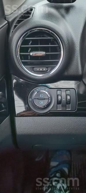 Chevrolet Orlando 2012 Rīga, ar dzinēja tilpumu 2.00 L un nobraukumu 281 tūkst. km par 4000 €, foto 6 vietnē AUTOMOTO.COM.LV
