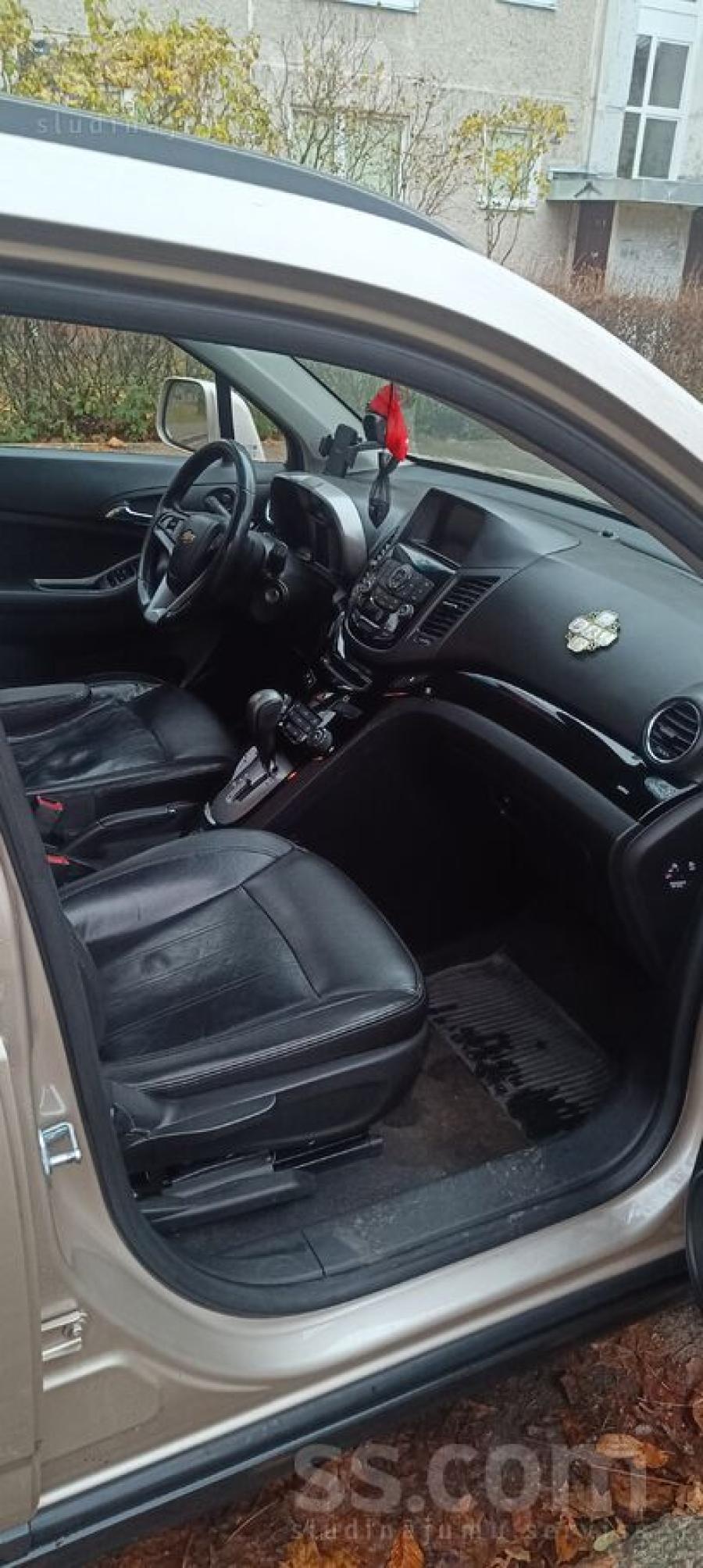 Chevrolet Orlando 2012 Rīga, ar dzinēja tilpumu 2.00 L un nobraukumu 281 tūkst. km par 4000 €, foto 20 vietnē AUTOMOTO.COM.LV