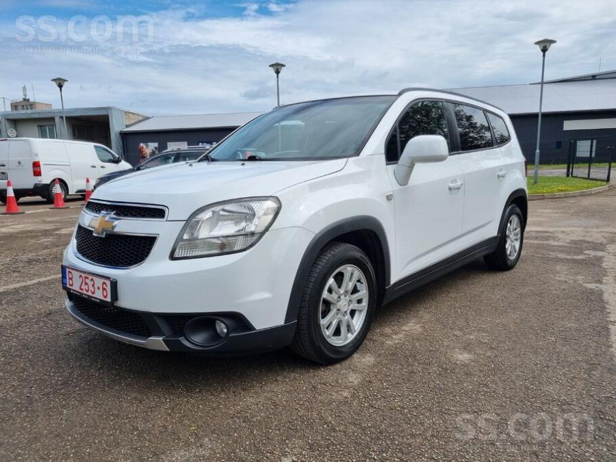 White Chevrolet Orlando 2012 in Ogre, with an engine capacity of 2.00 L and mileage of 0 thousand km for 5570 €, photo 1 on AUTOMOTO.COM.LV