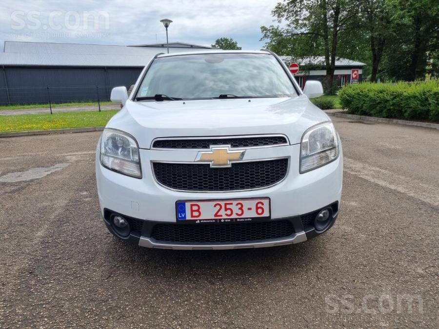 White Chevrolet Orlando 2012 in Ogre, with an engine capacity of 2.00 L and mileage of 0 thousand km for 5570 €, photo 2 on AUTOMOTO.COM.LV