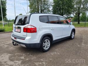 White Chevrolet Orlando 2012 in Ogre, with an engine capacity of 2.00 L and mileage of 0 thousand km for 5570 €, photo 5 on AUTOMOTO.COM.LV