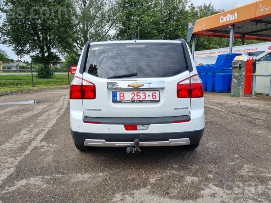 White Chevrolet Orlando 2012 in Ogre, with an engine capacity of 2.00 L and mileage of 0 thousand km for 5570 €, photo 6 on AUTOMOTO.COM.LV