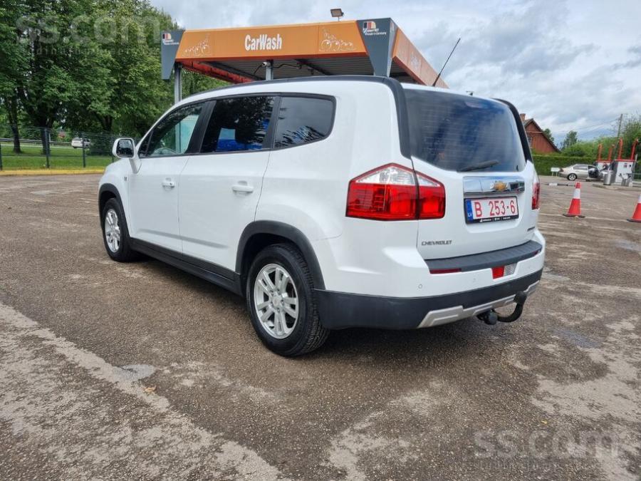 White Chevrolet Orlando 2012 in Ogre, with an engine capacity of 2.00 L and mileage of 0 thousand km for 5570 €, photo 7 on AUTOMOTO.COM.LV