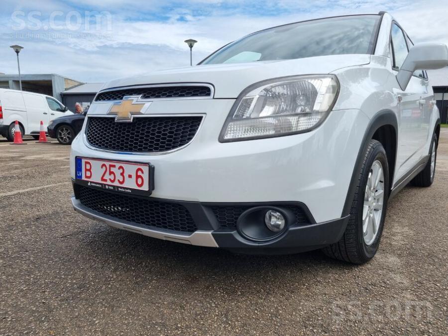 White Chevrolet Orlando 2012 in Ogre, with an engine capacity of 2.00 L and mileage of 0 thousand km for 5570 €, photo 9 on AUTOMOTO.COM.LV
