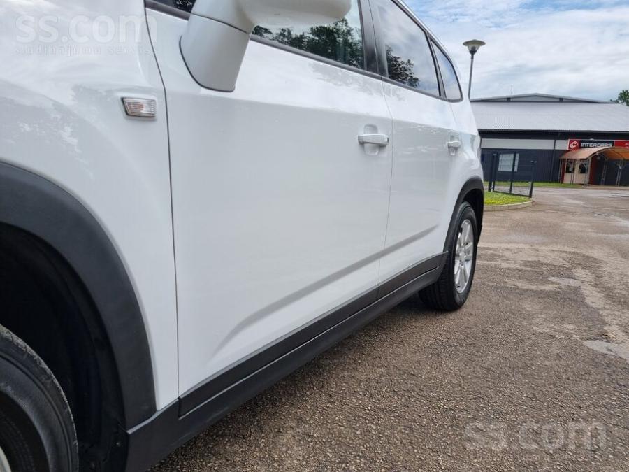 White Chevrolet Orlando 2012 in Ogre, with an engine capacity of 2.00 L and mileage of 0 thousand km for 5570 €, photo 10 on AUTOMOTO.COM.LV