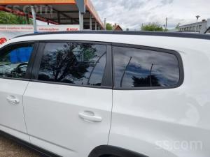 White Chevrolet Orlando 2012 in Ogre, with an engine capacity of 2.00 L and mileage of 0 thousand km for 5570 €, photo 11 on AUTOMOTO.COM.LV