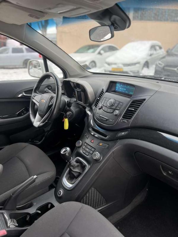 Balts Chevrolet Orlando 2012 Klaipėda, ar dzinēja tilpumu 1.80 L un nobraukumu 121 tūkst. km par 3500 €, foto 2 vietnē AUTOMOTO.COM.LV