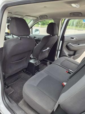 White Chevrolet Orlando 2012 in Druskininkai, with an engine capacity of 2.00 L and mileage of 278 thousand km for 4200 €, photo 12 on AUTOMOTO.COM.LV