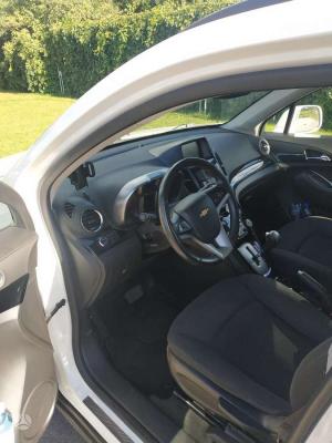 White Chevrolet Orlando 2012 in Vilnius, with an engine capacity of 2.00 L and mileage of 222 thousand km for 4500 €, photo 9 on AUTOMOTO.COM.LV