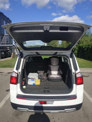 White Chevrolet Orlando 2012 in Vilnius, with an engine capacity of 2.00 L and mileage of 222 thousand km for 4500 €, photo 10 on AUTOMOTO.COM.LV