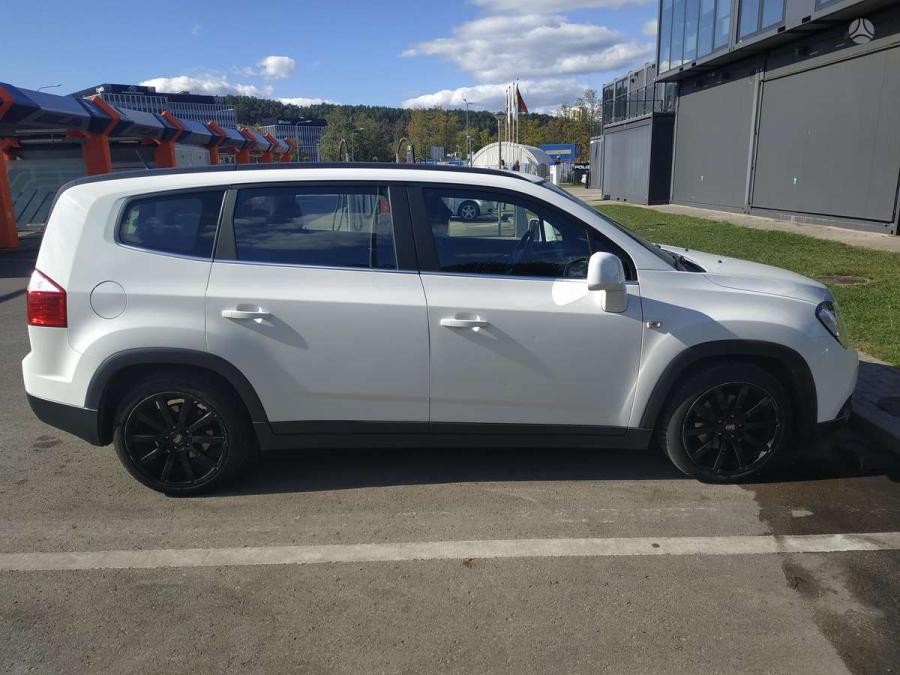 White Chevrolet Orlando 2012 in Vilnius, with an engine capacity of 2.00 L and mileage of 222 thousand km for 4500 €, photo 12 on AUTOMOTO.COM.LV