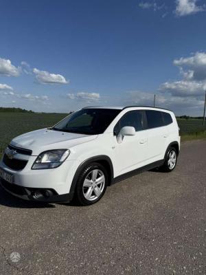 White Chevrolet Orlando 2012 in Radviliskis, with an engine capacity of 2.00 L and mileage of 219 thousand km for 4400 €, photo  on AUTOMOTO.COM.LV