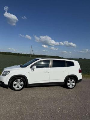 White Chevrolet Orlando 2012 in Radviliskis, with an engine capacity of 2.00 L and mileage of 219 thousand km for 4400 €, photo 4 on AUTOMOTO.COM.LV