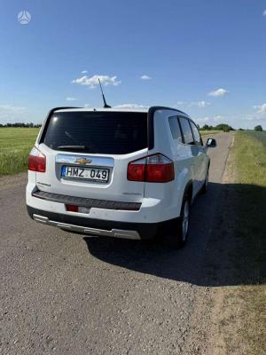 White Chevrolet Orlando 2012 in Radviliskis, with an engine capacity of 2.00 L and mileage of 219 thousand km for 4400 €, photo 7 on AUTOMOTO.COM.LV