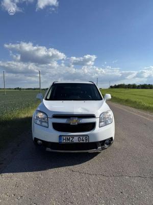 White Chevrolet Orlando 2012 in Radviliskis, with an engine capacity of 2.00 L and mileage of 219 thousand km for 4400 €, photo 8 on AUTOMOTO.COM.LV