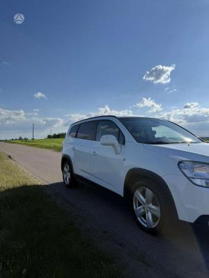White Chevrolet Orlando 2012 in Radviliskis, with an engine capacity of 2.00 L and mileage of 219 thousand km for 4400 €, photo 9 on AUTOMOTO.COM.LV